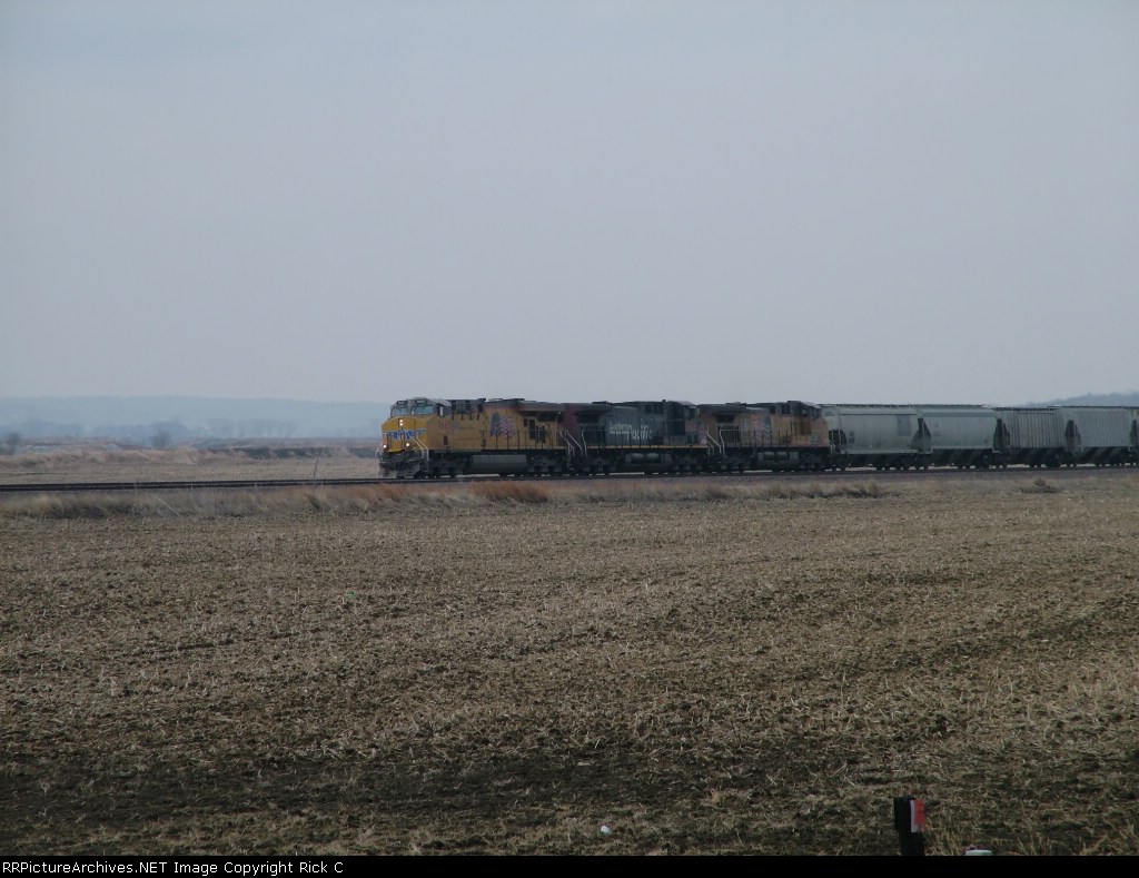 UP 7665 Leads EB Grain